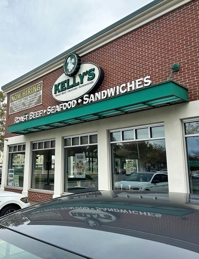 Kelly's Roast Beef: The classic green awning signals you've arrived at seafood nirvana &ndash; just follow the locals and their knowing smiles.