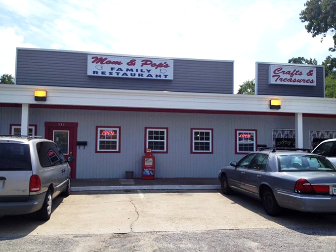 Mom & Pop's Family Restaurant keeps it simple&mdash;because when the food's this good, you don't need fancy frills.