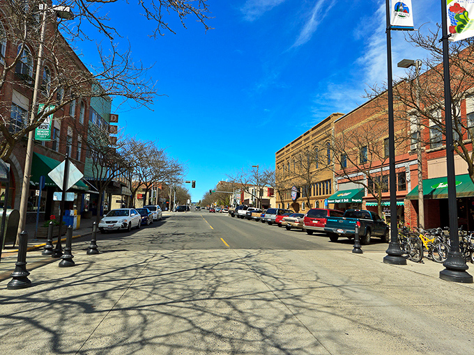 Moscow's tree-lined Main Street invites leisurely strolls where you'll inevitably bump into someone you know.