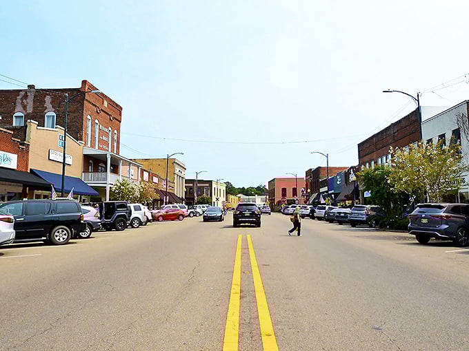 New Albany's courthouse stands proud, like the town elder who's seen it all but still dresses up for Sunday service. 