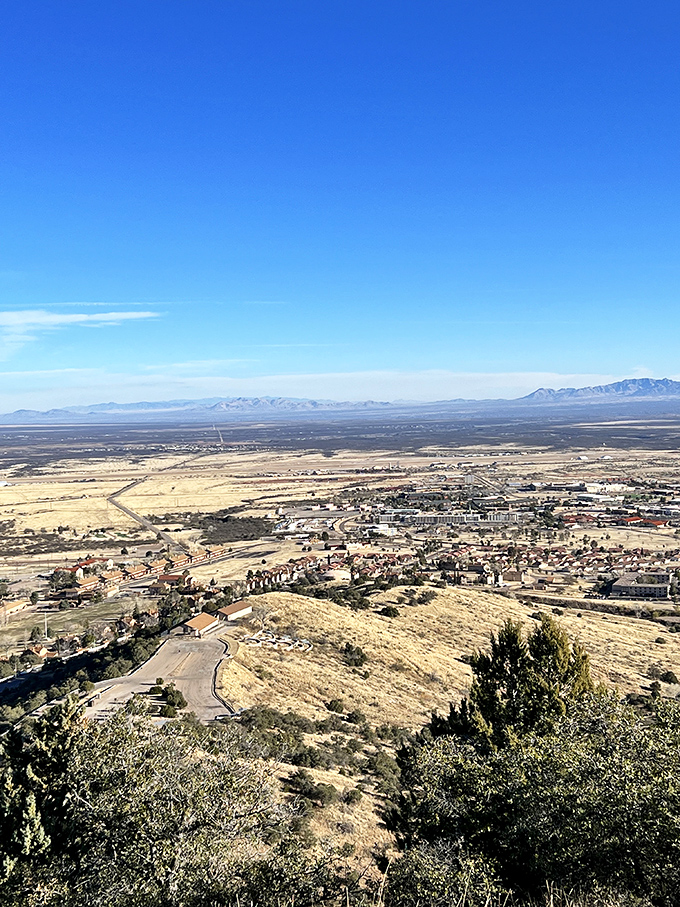 Sierra Vista lives up to its name with mountain panoramas that change colors hourly &ndash; nature's own mood ring.