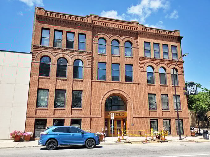 Splash's historic brick facade hides a seafood sanctuary within downtown's business district - Clark Kent meets Captain Ahab.
