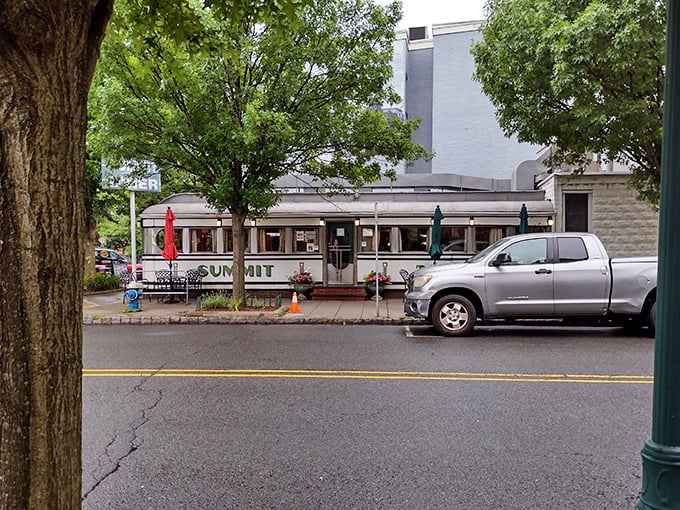 The Summit Diner is train car cool &ndash; permanently parked in breakfast paradise with counter seating that gives you front-row tickets to the griddle show.