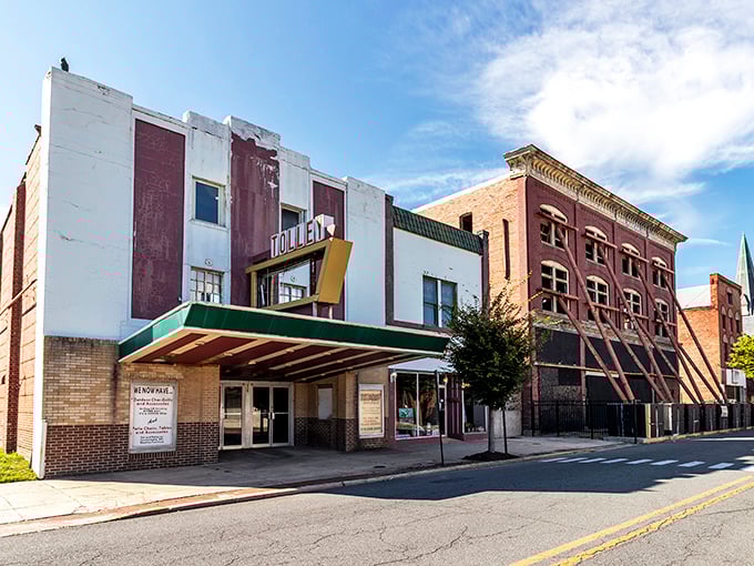 The distinctive architecture of downtown Cambridge tells stories of this waterfront town's rich maritime history.
