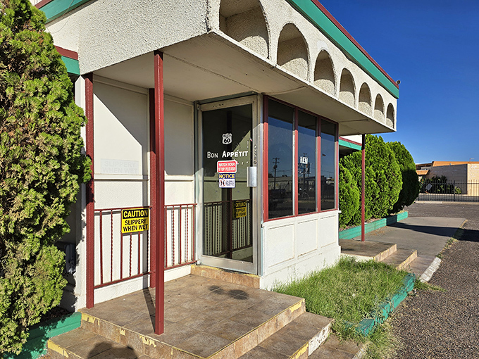 Behind this unassuming facade lies egg-cellent adventures! Mel's classic diner is where breakfast dreams come to life in Phoenix.
