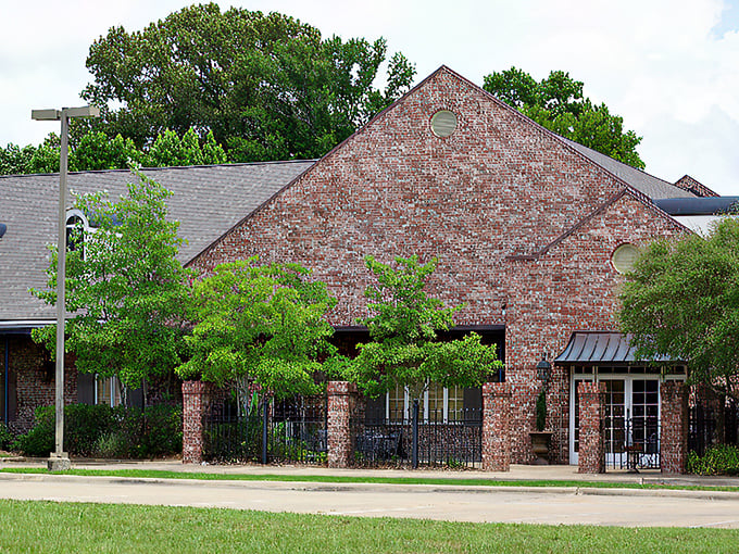 Where Mississippi's special occasions happen &ndash; Shapley's combines white-tablecloth service with steaks worth celebrating.