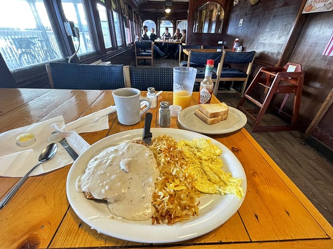 Country fried steak with hash browns&mdash;the breakfast that says, "You won't need lunch today, partner." Pure Moses Lake morning magnificence.