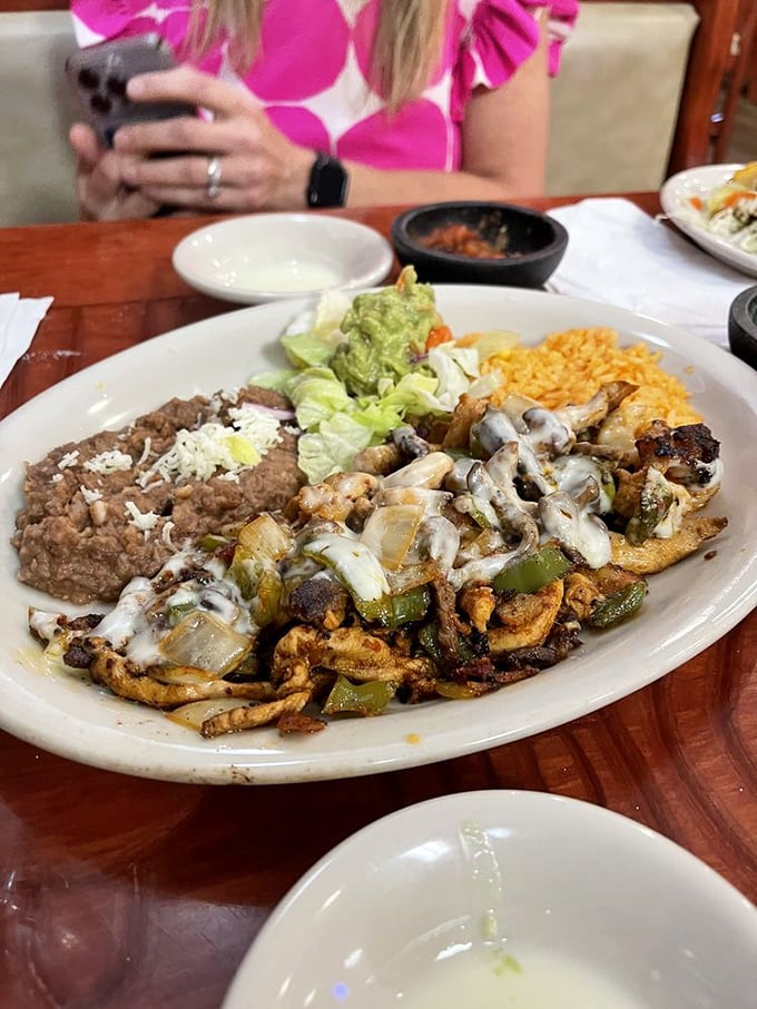 Fajitas that arrive with such sizzling drama they deserve their own entrance music and possibly an agent.