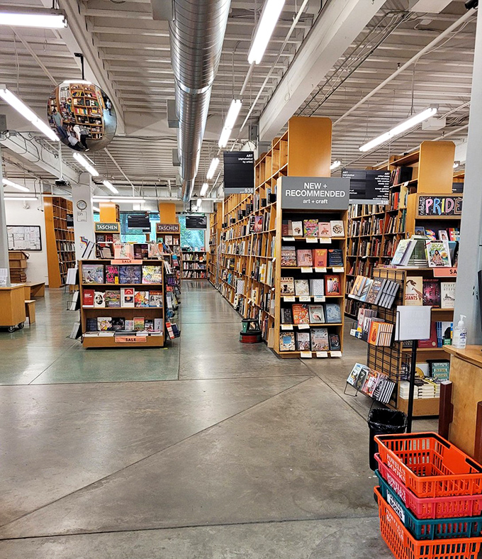 Color-coded sections create a rainbow road through literary genres. Follow the orange signs to fiction, blue to literature&mdash;your own Yellow Brick Road. 