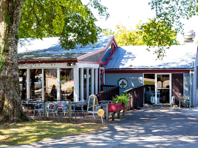 Modern meets cozy at this shaded retreat. Brothers Burger Joint offers that rarest of burger luxuries: gorgeous outdoor dining.
