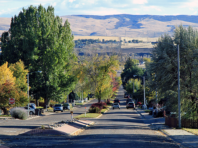 Craig's wide-open main street reflects its wide-open housing market—where Social Security checks can actually cover your monthly expenses.