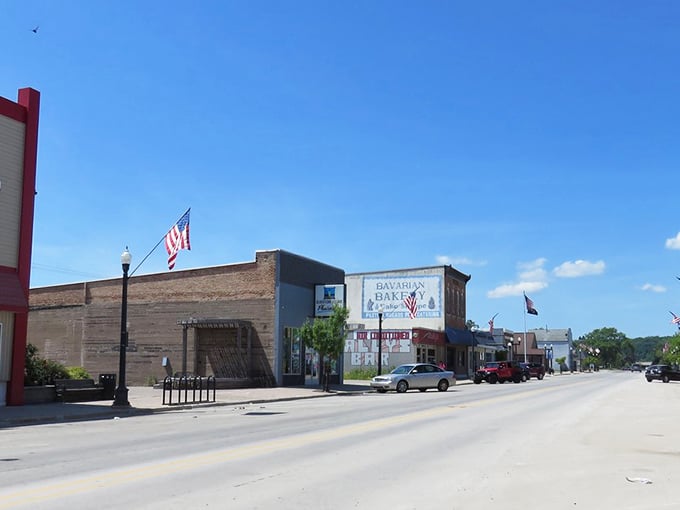 Gladstone's historic downtown maintains its original character and charm. Where yesterday's architecture meets today's affordable lifestyle.