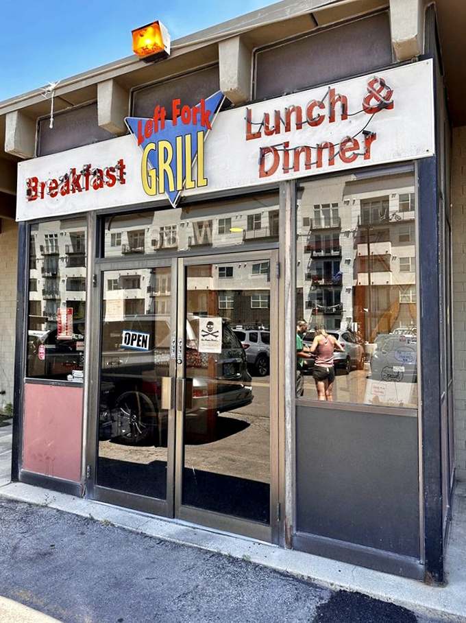 Left Fork Grill proves that sometimes the most unassuming storefronts hide the most delicious breakfast treasures.