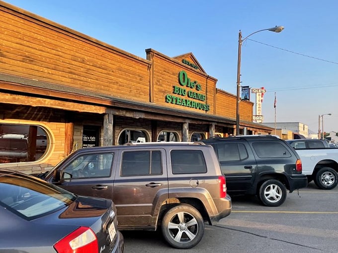 Ole's iconic green sign has been stopping hungry travelers in their tracks since FDR was president. Some traditions are worth preserving! khouse (paxton)