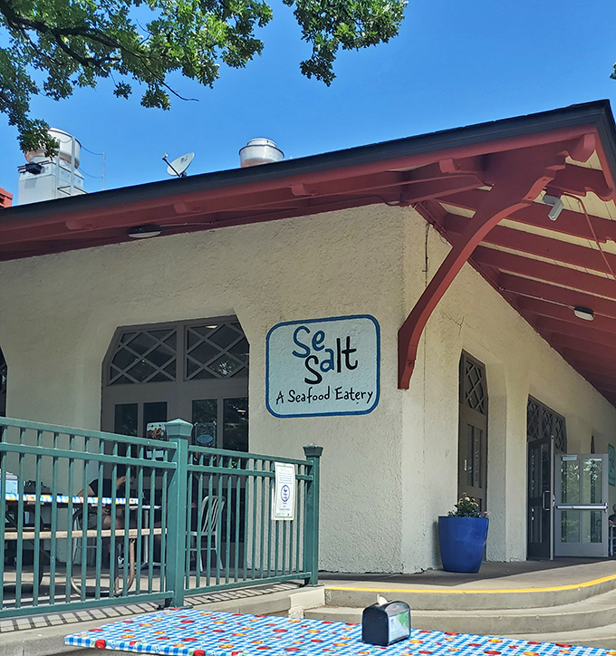 Sea Salt's humble exterior hides seafood treasures better than any pirate chest. That blue sign is Minnesota's version of X marks the spot.
