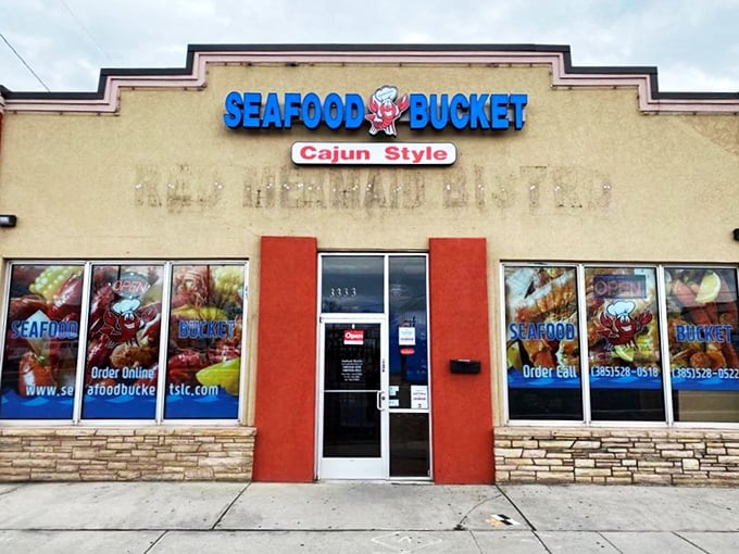 Seafood Bucket's vibrant storefront promises Cajun flavors that'll transport you straight to Louisiana. Bold colors, bolder flavors!