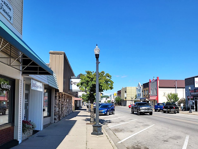 Gladstone's tree-lined streets offer a peaceful setting for your golden years. Where neighbors still wave and porch sitting is a legitimate activity.