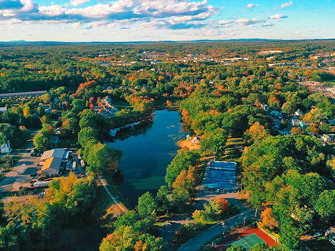Londonderry balances development with natural beauty, creating livable neighborhoods. Those trees put on quite a show in autumn!