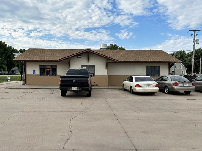 Don't let the humble exterior fool you&mdash;South Side Diner is where Minden locals go when they need biscuits and gravy therapy.