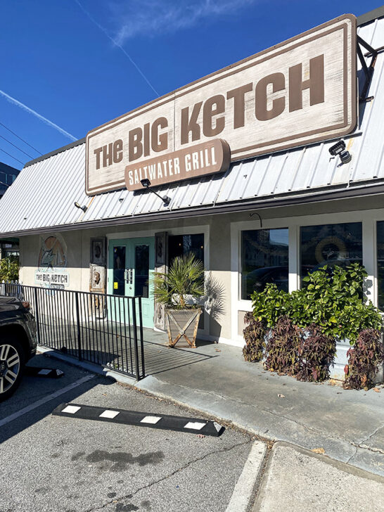 10 Wonderfully Weird Themed Restaurants In Georgia Where Dining Is A Blast