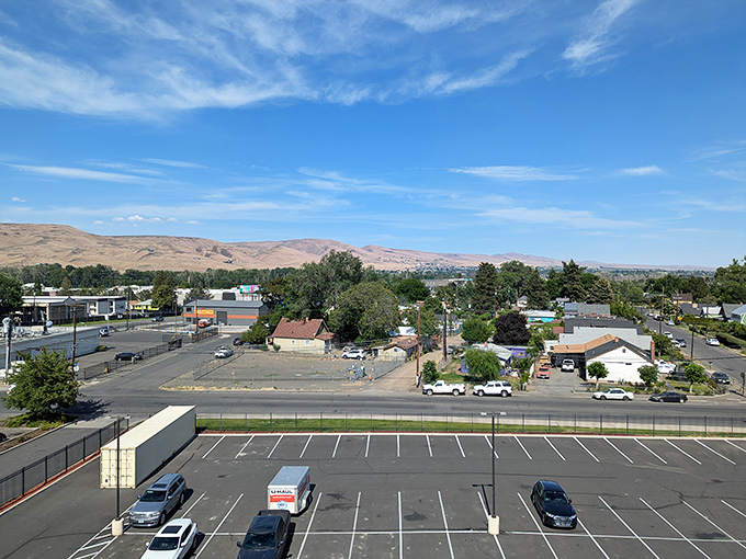 Small-town streets lead to big retirement dreams in this central Washington haven of affordable comfort and sunshine. 