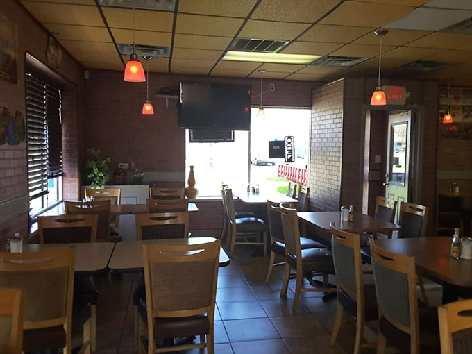 The dining room says "focus on the food," and you will. No distractions needed when what's on your plate demands&mdash;and deserves&mdash;your full attention. 