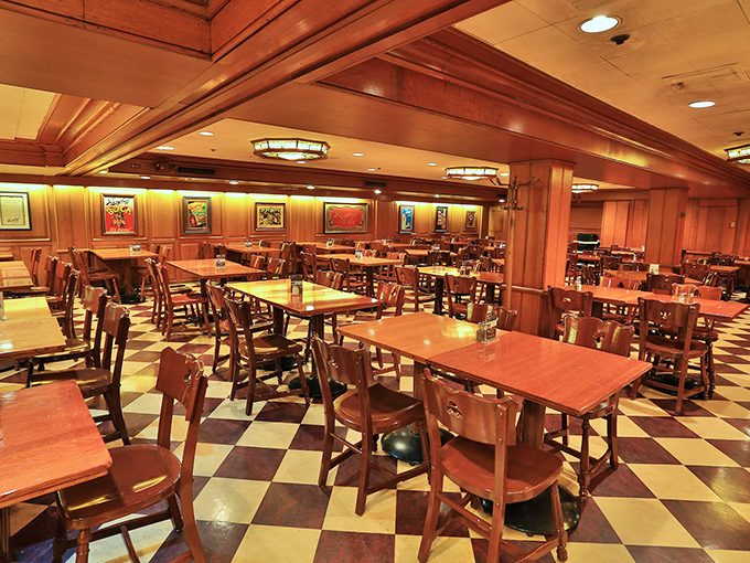 The checkered floor says "classic" while every wooden chair whispers tales of the politicians, celebrities, and regular Chicagoans who've dined here.