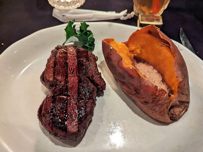 A filet that could convert the most devoted chicken enthusiast. Paired with asparagus to make you feel virtuous while committing delicious sins.