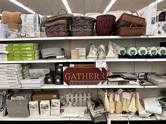 Home d&eacute;cor that whispers "Pottery Barn aesthetic" while shouting "bargain basement prices!" Gather signs without the gathered debt.