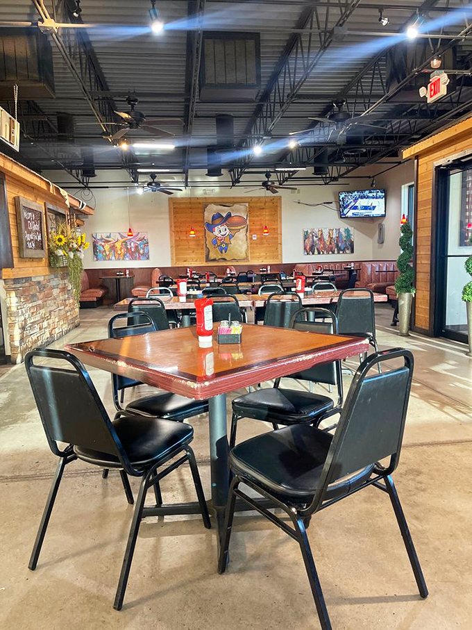 Simple tables, comfortable chairs, and Western-inspired d&eacute;cor create the stage where comfort food dreams come true. Fancy? No. Perfect? Absolutely.