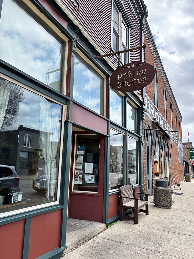 The Lanesboro Pastry Shoppe's vintage sign promises sweet delights that grandma would approve of&mdash;and probably try to reverse-engineer at home. 
