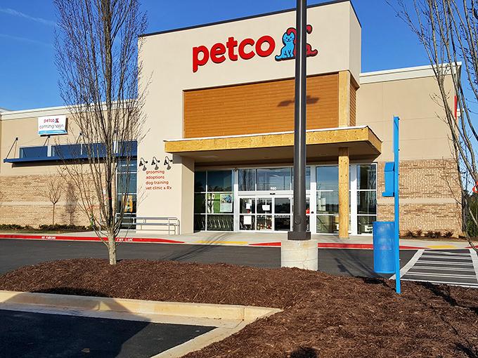 Even Fido gets the premium treatment with Petco joining the outlet lineup. Shopping therapy for the whole family!