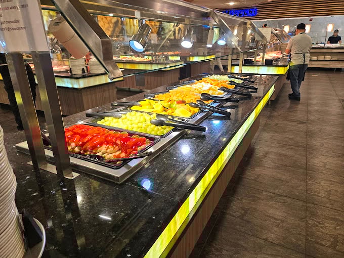 A lineup of seafood so fresh you'll swear it winked at you. The ice bed &ndash; nature's stage for ocean celebrities.