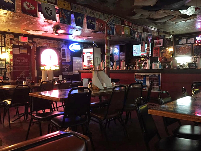 When the lighting is low but the atmosphere is high. Dreamland's dining room feels like your coolest friend's basement, if that friend were a BBQ wizard.