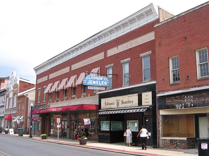 Cambridge's waterfront location offers postcard views without the premium price &ndash; where retirement dollars stretch like the horizon.