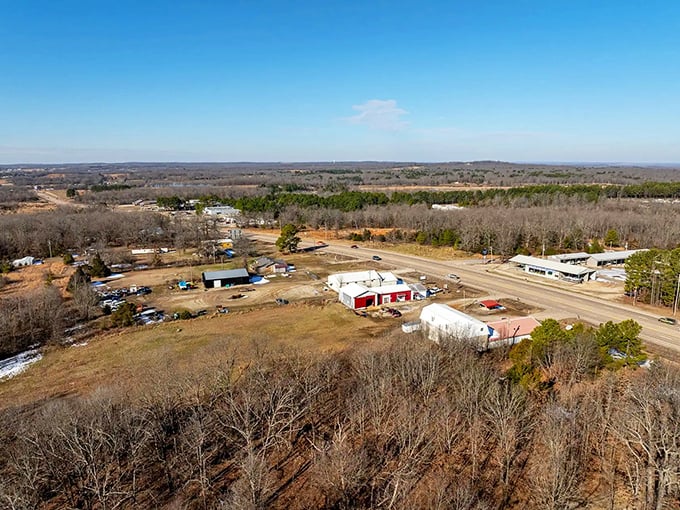 Highland's wide-open spaces offer room to roam under endless Arkansas skies &ndash; retirement with breathing room.