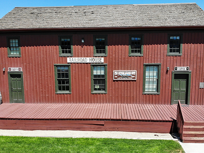 Lehi's historic buildings stand proudly against modern development. This growing city maintains its charm while keeping costs reasonable for retirees.