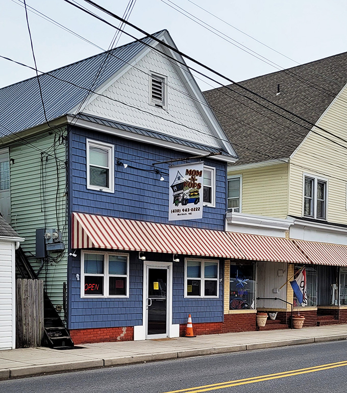 Mom-n-Pop's blue clapboard building looks like it was plucked straight from a Norman Rockwell painting of small-town American life.