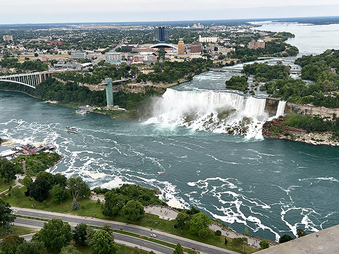 That's not just any waterfall &ndash; that's Niagara Falls in your backyard when you choose this surprisingly affordable location.