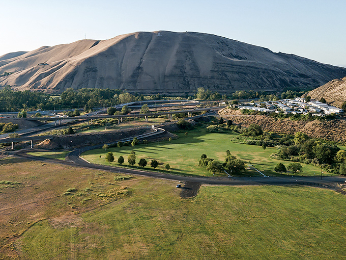 Union Gap's quiet neighborhoods whisper promises of peaceful retirement living that won't drain your bank account.