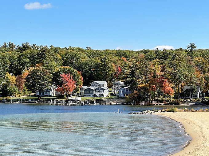 Crystal clear waters and sandy beaches make Laconia a hidden gem for retirees. Lake living without breaking the bank!