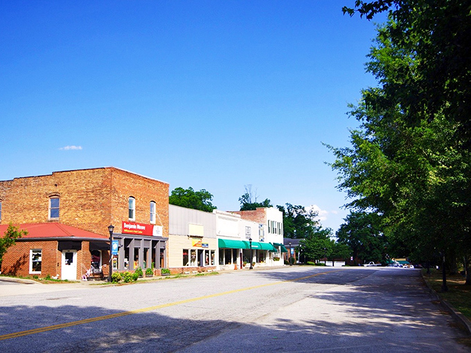 Red brick buildings line Landrum's welcoming streets, creating a picturesque small town that Norman Rockwell would have adored.