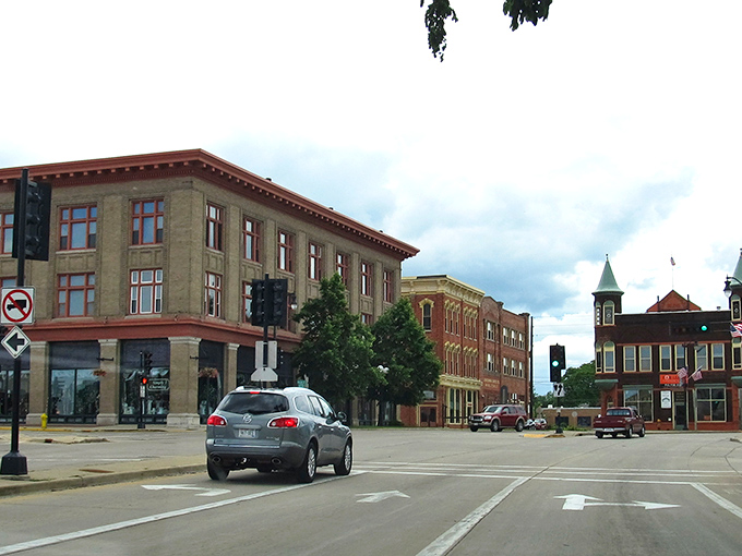 The wide streets and classic architecture of Marinette create an inviting atmosphere where retirement dollars go the extra mile.