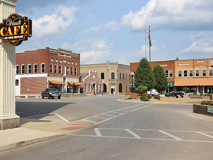 The central square that perfectly captures southern Illinois's unique blend of Midwestern practicality and Southern hospitality.