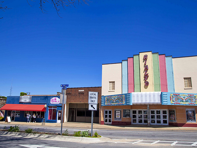 Searcy's downtown murals add color to a city where your retirement doesn't have to be painted in shades of budget gray.