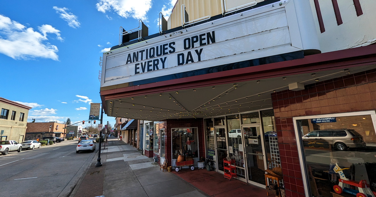 This Massive Antique Store In Oregon Is A Wonderland Of Timeless ...