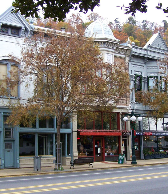 charming retirement towns arkansas ftr