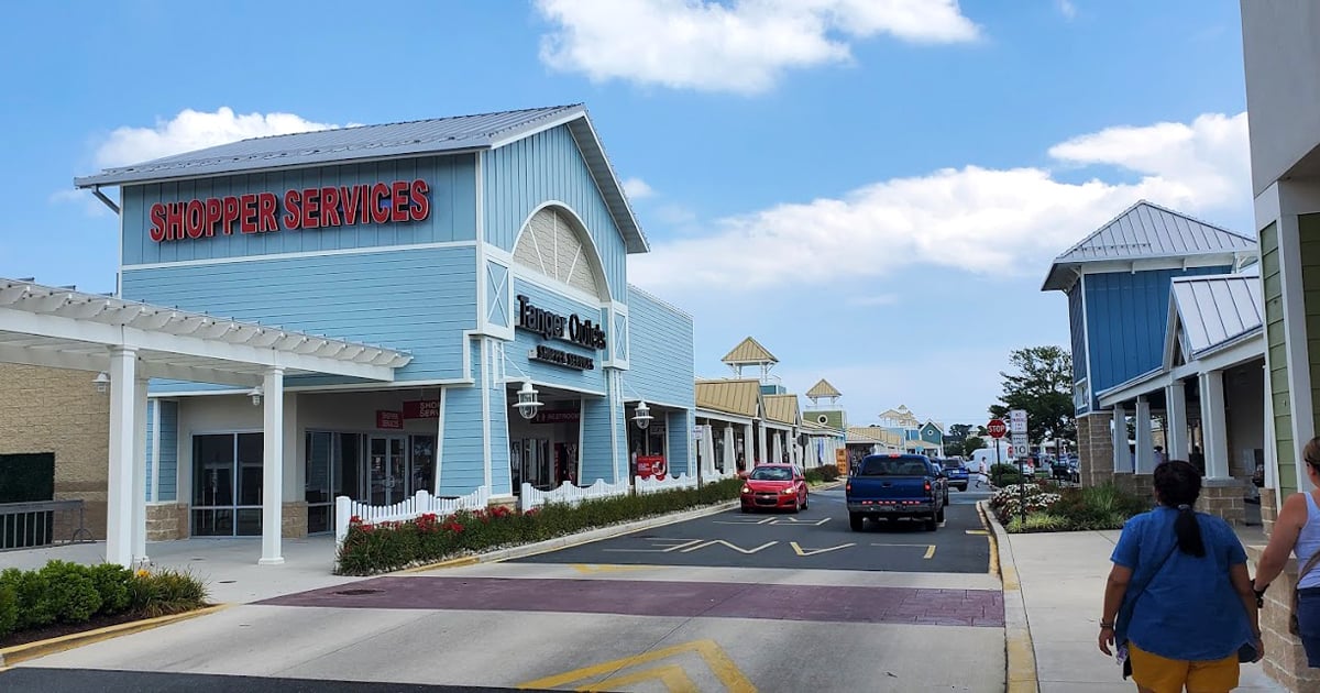 The Enormous Outlet Mall In Delaware That’ll Make Your Bargain-Hunting ...