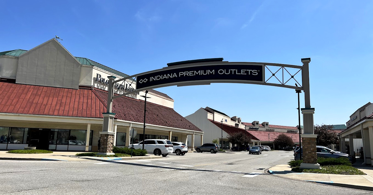 The Enormous Outlet Mall In Indiana That’ll Make Your Bargain-Hunting ...