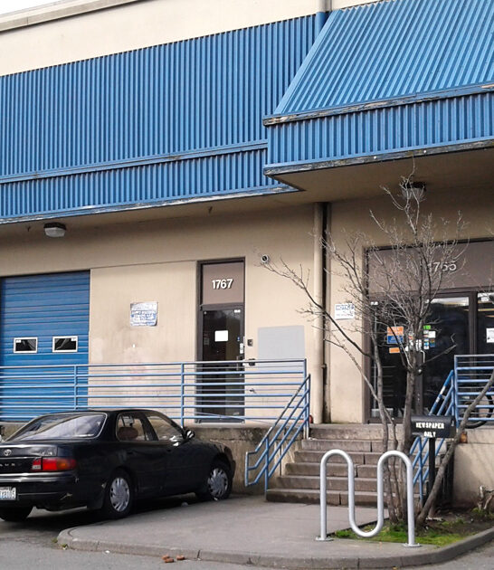 enormous washington discount store ftr